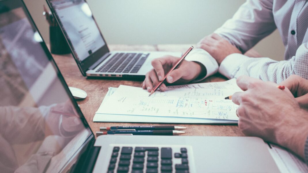 Guide: Evaluating CRE property management systems | Building Engines